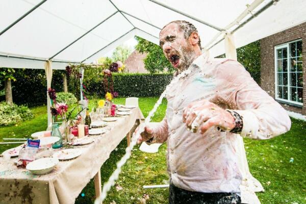 Trash your dress: Een foodfight in je trouwjurk! - Girls of honour