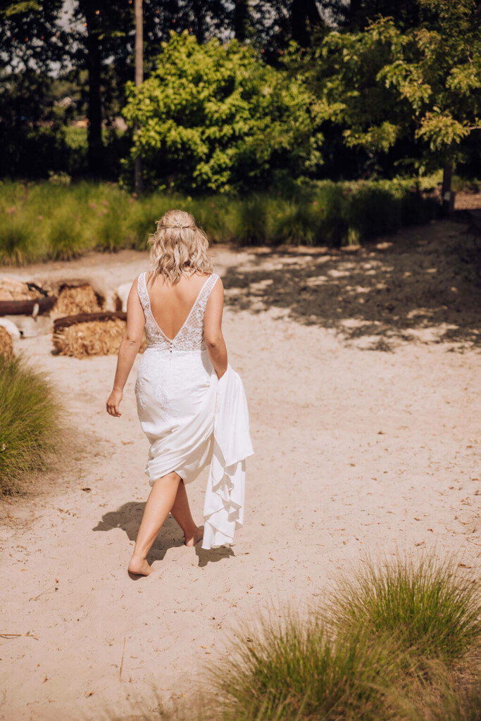 De bruiloft van Guus en Minouk: kleur en festival-vibes!